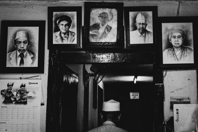 Haji Naim, Legenda Pijat Tradisional di Jakarta | kumparan.com