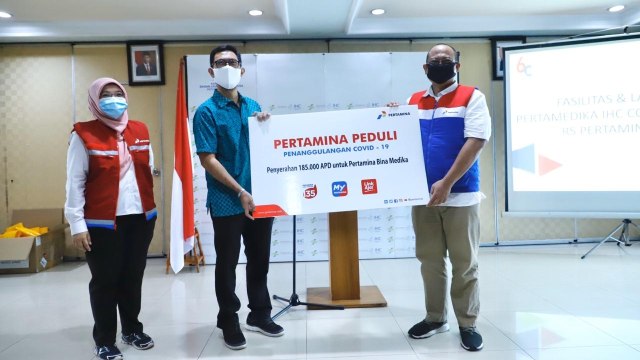 Foto: Pertamina Donasikan 185 Ribu APD ke RS Rujukan COVID-19 ...
