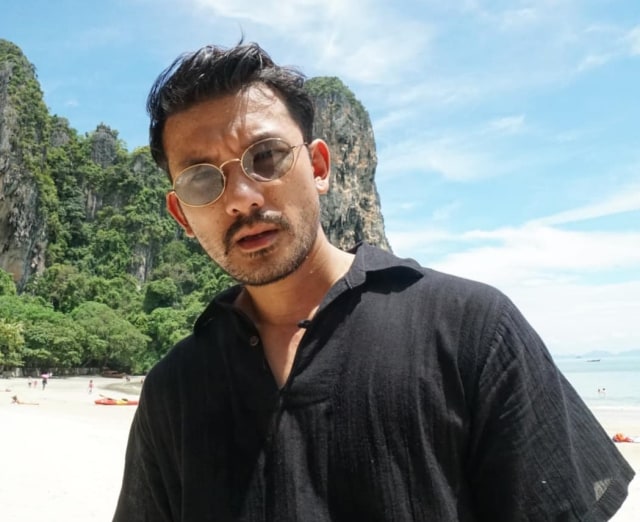 Profil Rio Dewanto, Aktor yang Menjadi CEO Filosofi Kopi | kumparan.com