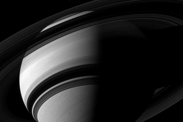 Melihat Indahnya Foto Cincin Planet Saturnus dari Pesawat Luar Angkasa ...