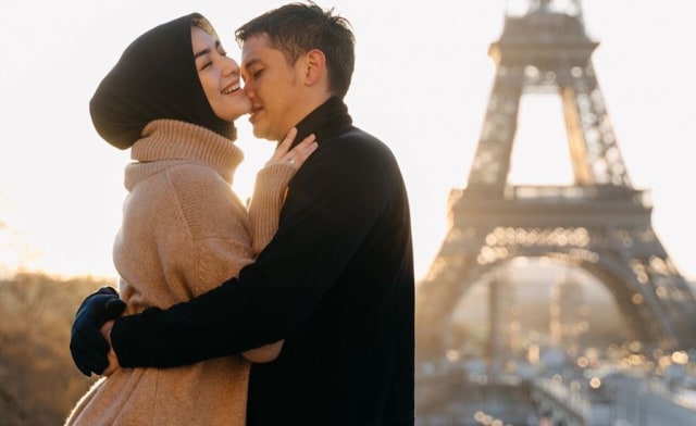 Cari Ide Nama Bayi, Rezky Adhitya Giveaway Tas | kumparan.com