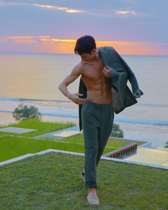 10 Potret Menawan Lee Soo Hyuk, Aktor Korea Selatan yang Dijuluki ...