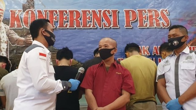Polisi Gerebek Panti Pijat Plus Khusus Gay di Medan | kumparan.com