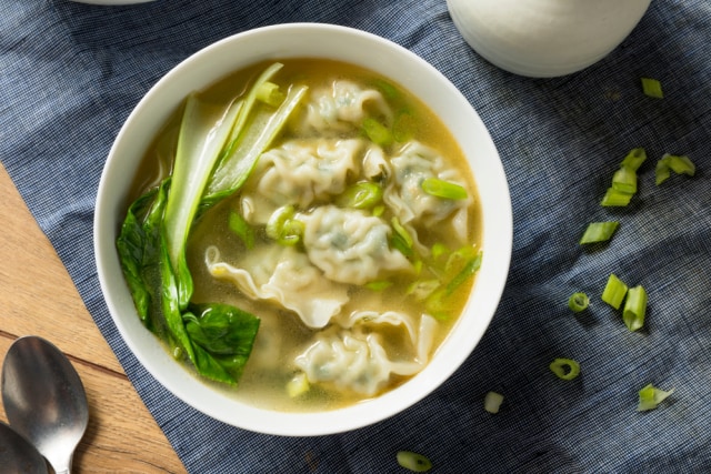 Slruup! Resep Sup Pangsit yang Segar dan Hangat Penambah Semangat ...