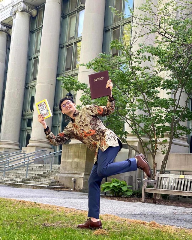 Sosok Pemuda Indonesia yang Terpilih untuk Pidato di Wisuda Harvard Law ...