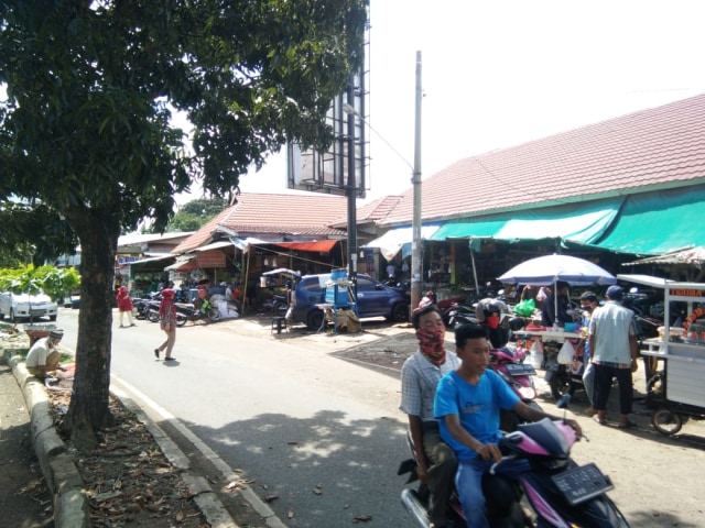 Aktivitas Pasar Tempel Rajabasa Masih Seperti Biasa di Tengah Pandemi ...