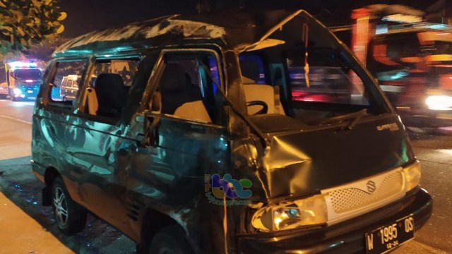 Tabrakan di Balen Bojonegoro, 8 Orang Luka-Luka - kumparan.com