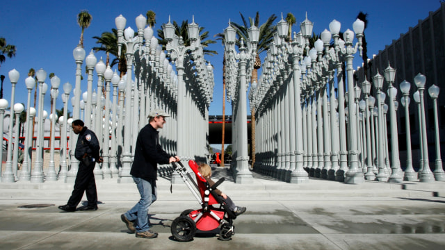 Karya Love Light Diduga Plagiat, Pengelola Rabbit Town Bandung Digugat ...