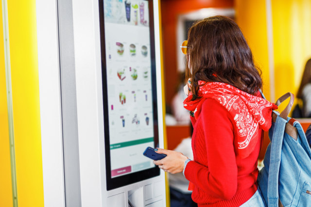 Menu dengan Teknologi Touch Screen Membuat Kita Memesan Lebih Banyak ...