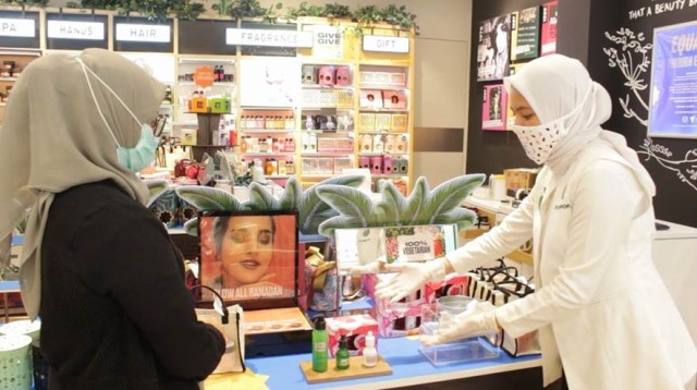 Panduan Belanja Produk Kecantikan di Mal Selama Periode New Normal | kumparan.com