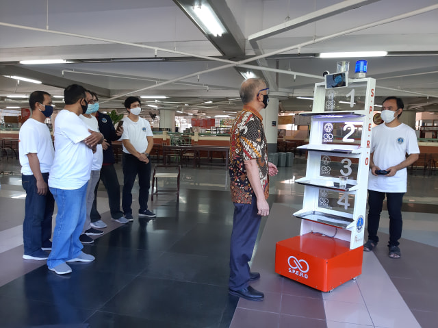 SPERO, Robot Pembantu Nakes Rawat Pasien COVID-19 | kumparan.com