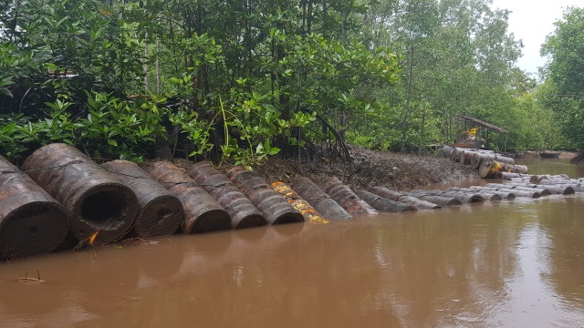 Foto: Mengolah Sagu Secara Tradisional di Lingga | kumparan.com