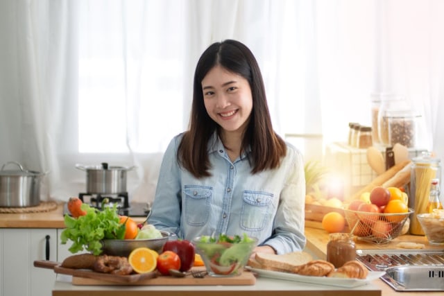 Tips Jaga Berat Badan Tetap Ideal Usai WFH | kumparan.com Tips Jaga Berat Badan Tetap Ideal Usai WFH | kumparan.com