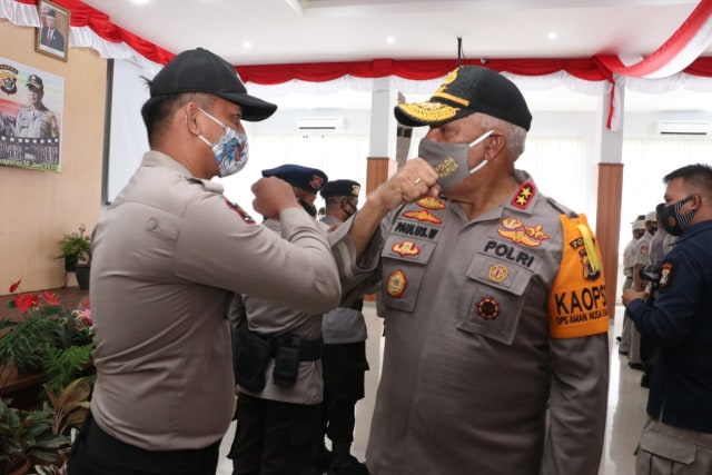 522 Personel Naik Pangkat, Kapolda Papua Ingatkan Tantangan Berat Saat Corona | kumparan.com