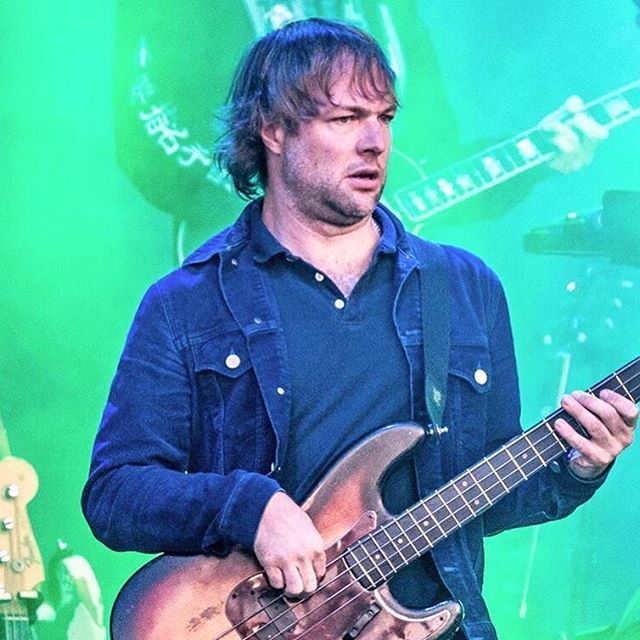 Bassist Maroon 5, Mickey Madden, Ditahan Setelah Melakukan Tindak ...