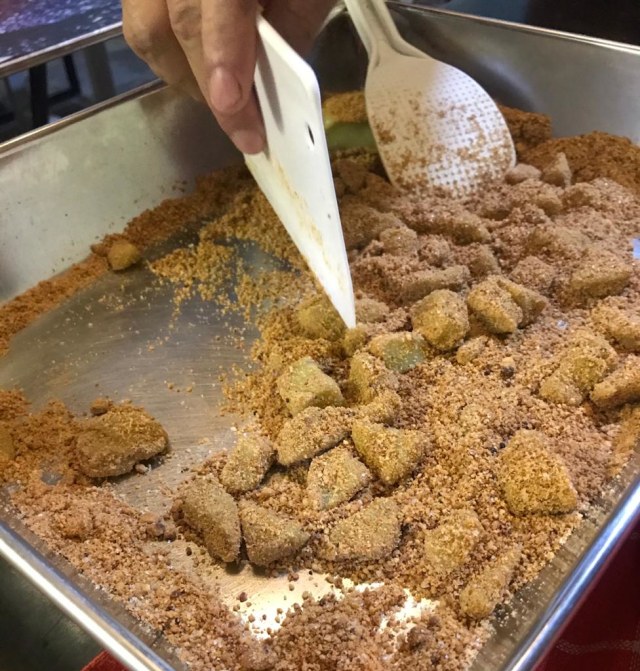 Kaloci, Camilan Khas Pontianak yang Mirip Moci | kumparan.com