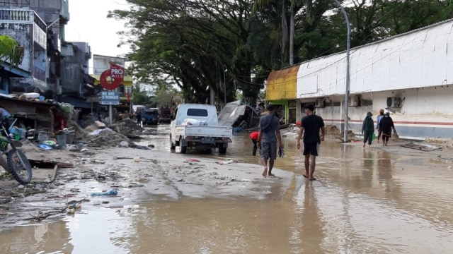 Cerita Warga Menyelamatkan Diri saat Banjir Bandang Terjang Masamba | kumparan.com
