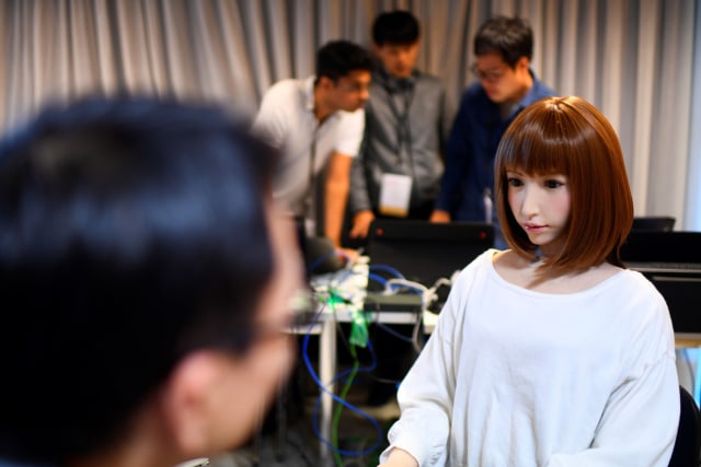 Mengenal Robot Cantik Erica, Calon Bintang Film Hollywood Masa Depan ...