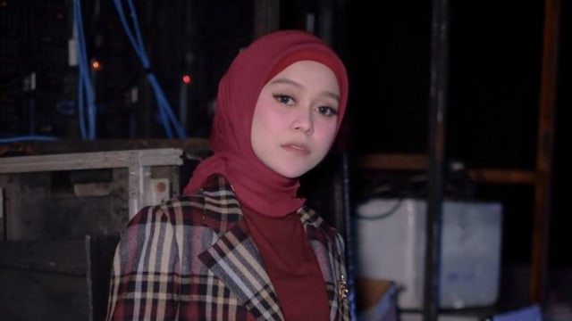 Lesty Kejora Pamer Outfit Sederhana, Ternyata Senilai Rp44 Juta | kumparan.com