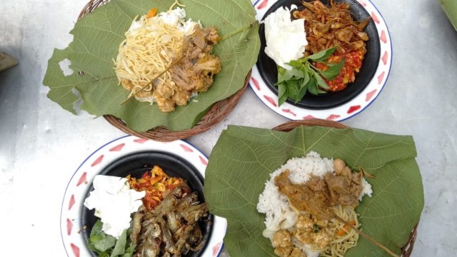 Menikmati Sego Buwuhan di Tepi Sungai Bengawan Solo, Bojonegoro ...