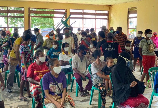 5 Kampung di Distrik Seget, Kabsor, Terima Bantuan Sembako dari ...