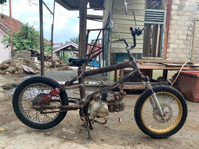 Membuat Motor Berbentuk Sepeda dengan Modal Rp 500 Ribu | kumparan.com