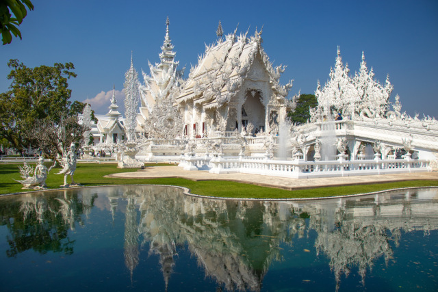 7 Tempat Ibadah Paling Indah di Dunia, Kizhi Pogost hingga Wat Rong ...