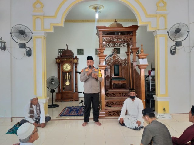 Safari Jumat Kamtibmas, Kapolres Basel Ajak Masyarakat Ciptakan Pilkada Damai | kumparan.com