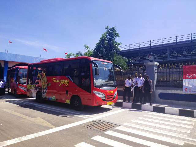 Bus Trans Jateng Mulai Beroperasi di Solo-Sangiran | kumparan.com