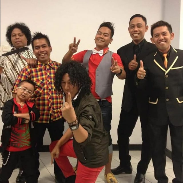 Penuh Sumringah, 5 Potret Kenangan Idan Separo Sebelum Tutup Usia ...