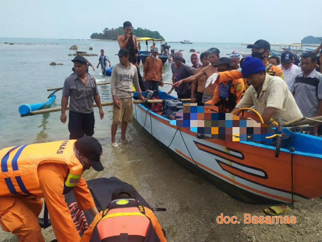 Pemancing Terseret Arus di Pantai Blebuk Lampung Selatan Ditemukan Meninggal | kumparan.com