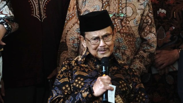 Mengenang 1 Tahun Berpulangnya BJ Habibie | kumparan.com