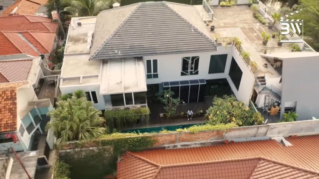 Melihat Sudut Rumah Rossa yang Megah dan Terasa Nyaman | kumparan.com