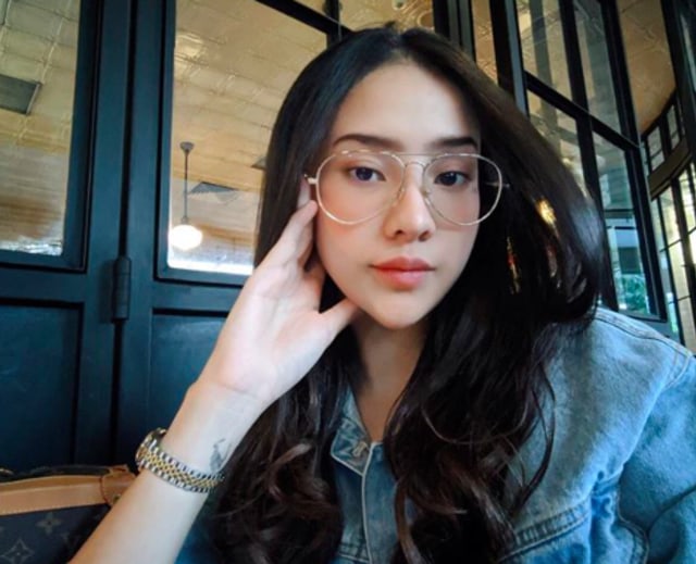 Profil Anya Geraldine yang Fotonya Sedang Viral di Twitter | kumparan.com