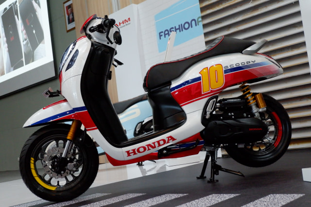 Modifikasi Pertama Honda Scoopy Ala Racing Look, Tertarik Enggak ...