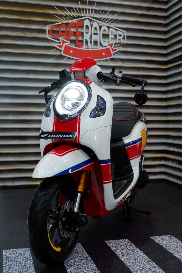 Modifikasi Pertama Honda Scoopy Ala Racing Look, Tertarik Enggak ...