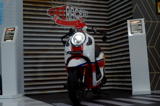 Modifikasi Pertama Honda Scoopy Ala Racing Look, Tertarik Enggak ...