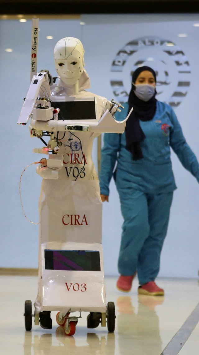 Foto: Melihat Canggihnya Cira-03, Robot Penguji COVID-19 di Mesir ...