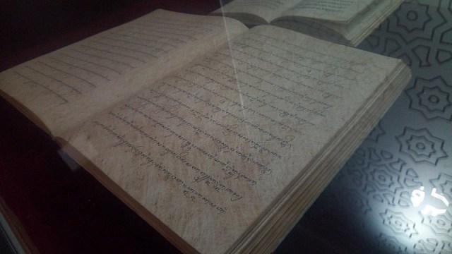 Daluang, Kertas Tradisional yang Mewarnai Tradisi Tulis Nusantara ...