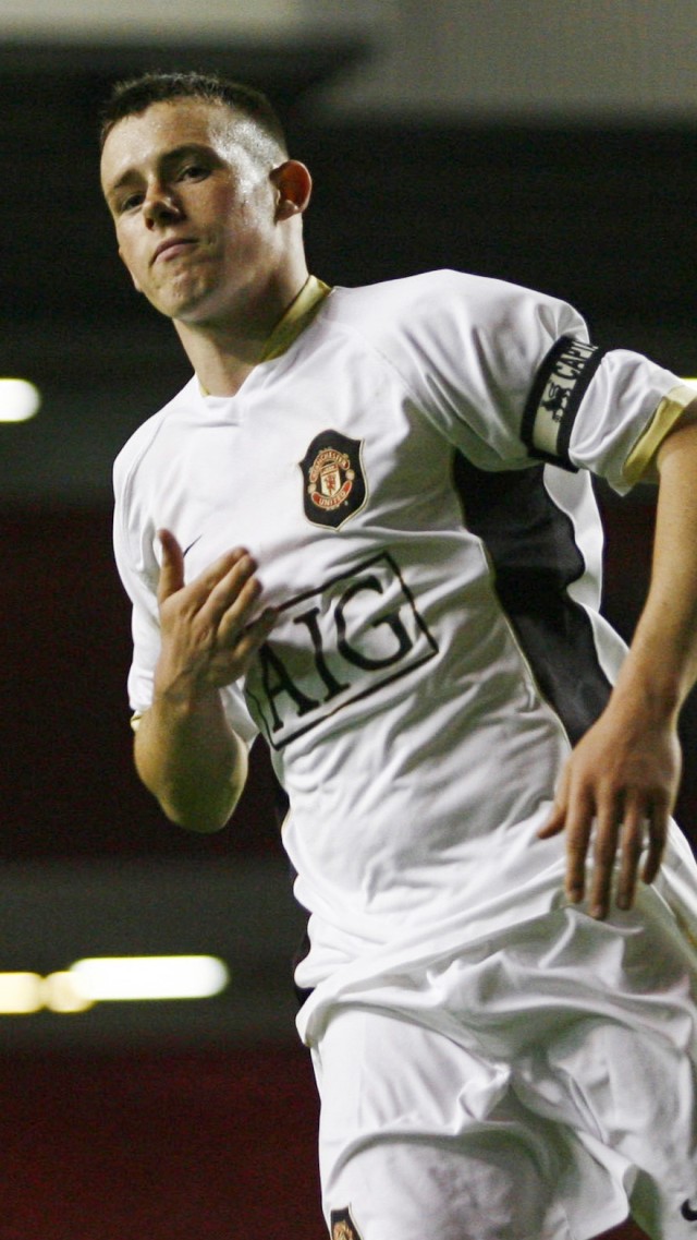 Sam Hewson: Dibuang MU, Jadi Buruh Pabrik, Berjaya di Islandia ...