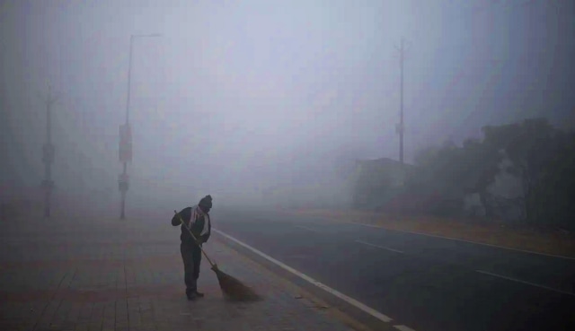 Asap Kabut Beracun Selimuti Udara, Ibu Kota India Liburkan Sekolah ...