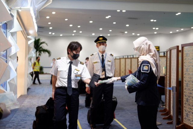 Antis Dukung Program Care to Action di Bandara Soetta | kumparan.com