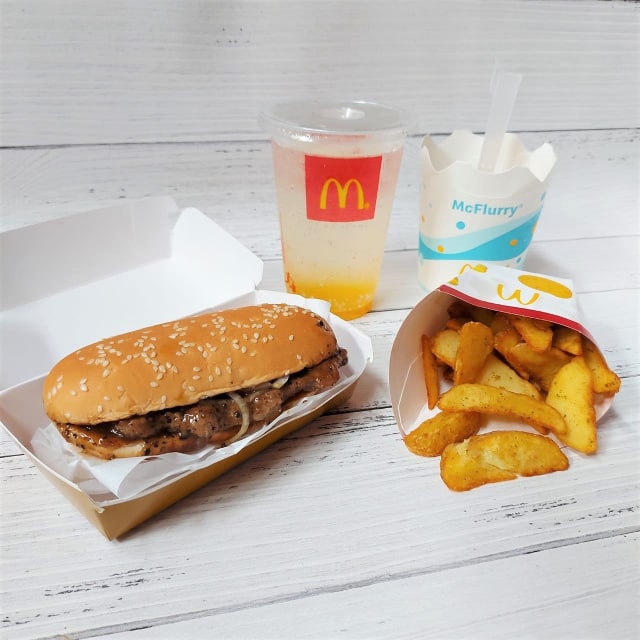 Menikmati Rangkaian McD Prosperity, Burger Rasa Lada Hitam hingga ...