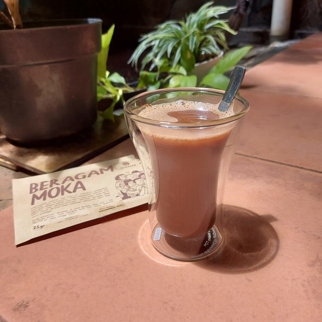 Menyapa Lewat Rasa Sebungkus Kopi Moka Hangat ala Pipiltin Cocoa x Tuku ...