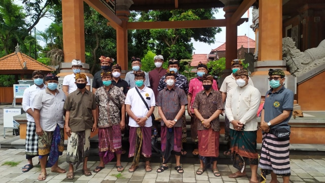 Tak Kunjung Disahkan, Bendesa dan Prajuru Desa Adat Mas Datangi MDA Bali | kumparan.com