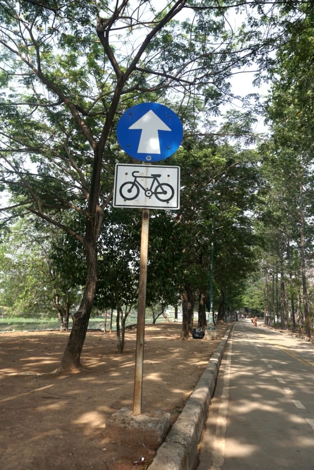 Belum Banyak yang Tahu, Ini Macam-macam Rambu Lalu Lintas di Indonesia ...