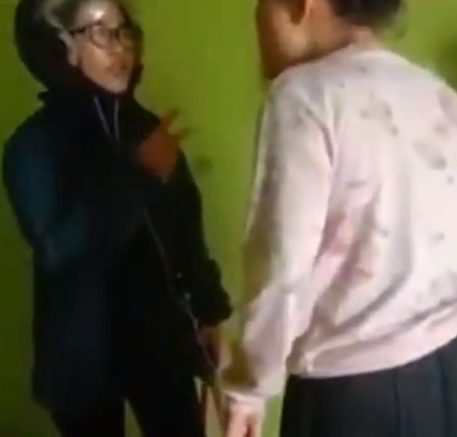 Emak-emak Adu Mulut Masalah Utang, Netizen: Yang Ngutang Malah Lebih ... Emak-emak Adu Mulut Masalah Utang, Netizen: Yang Ngutang Malah Lebih ...