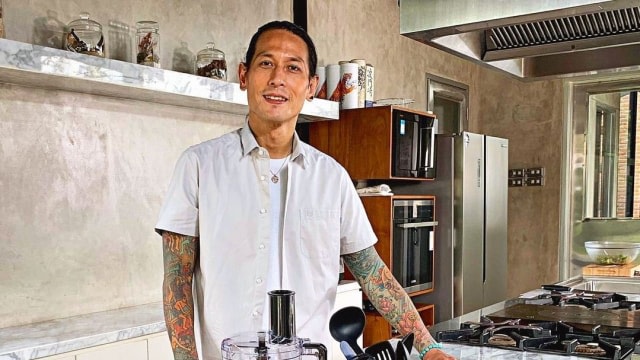 Cerita Masa Muda Chef Juna, Suka Adu Jotos hingga Kerja Serabutan di ...