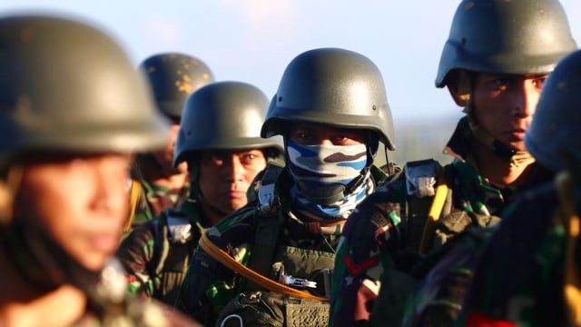 Foto: Paskhas TNI AU Berlatih di Langit Aceh | kumparan.com