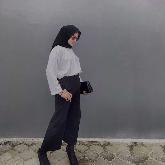 Beranjak Dewasa, 5 Pesona Tia Septiana Anak Mandra yang Jarang Tersorot ...